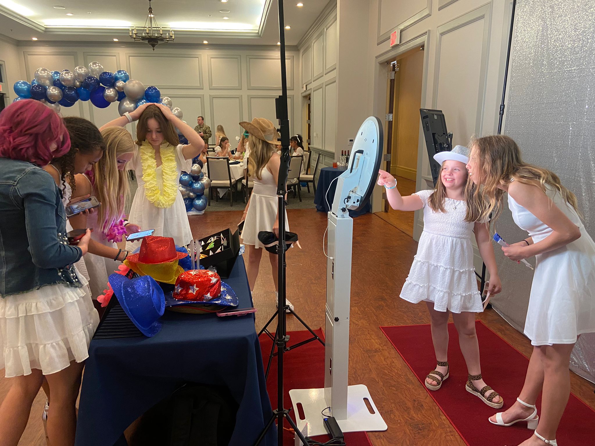 Home | Best 360, Selfie, Glam, And Roaming Photo Booths.